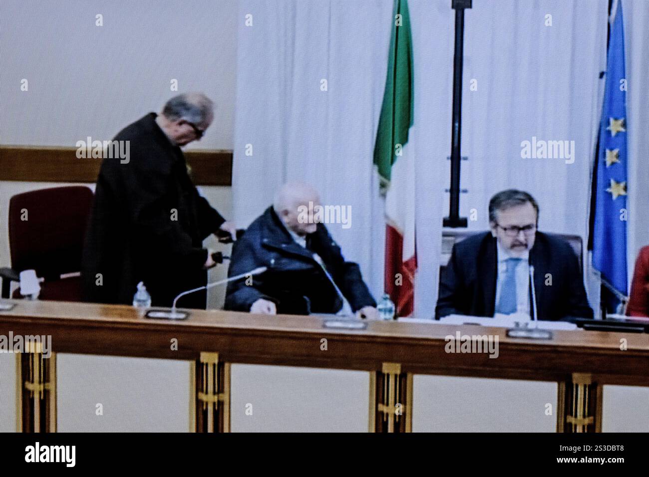 Monsignor Piero Vergari, già rettore della basilica di Sant'Apollinare ...