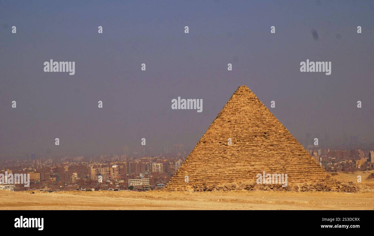 Pyramid of Menkaure Mykerinos, Giza, Cairo, Egypt Stock Photo - Alamy