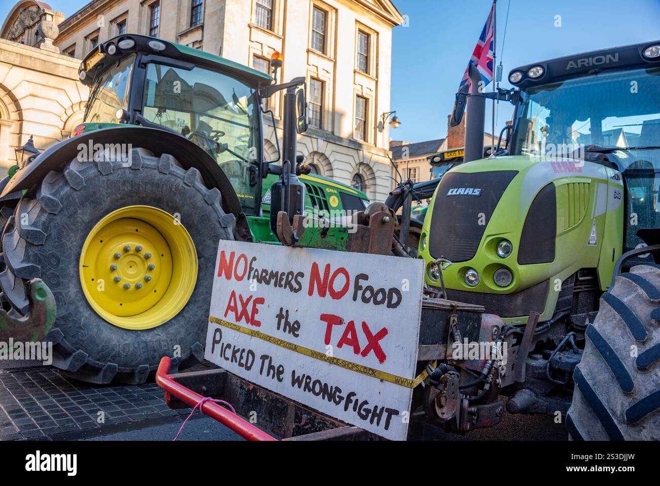 Oxford, UK, 9th January 2025. Farmers protest about the planned ...