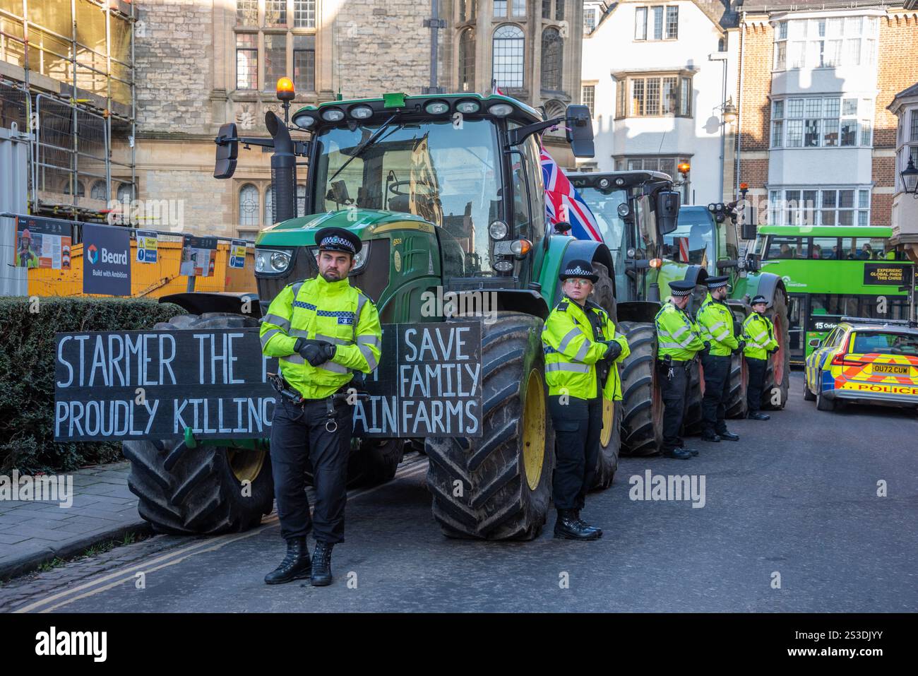 Oxford, UK, 9th January 2025. Farmers protest about the planned ...