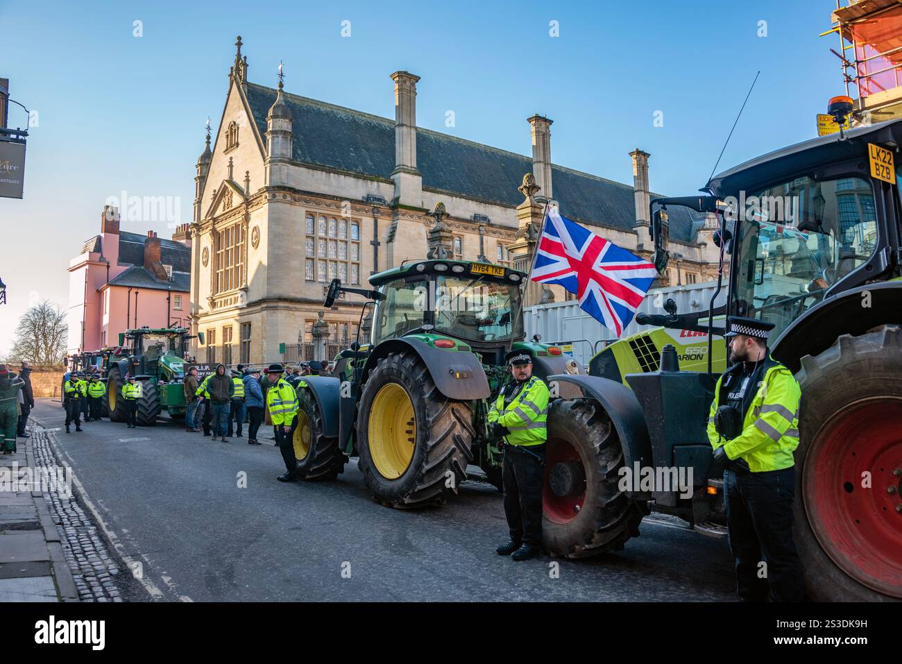 Oxford, UK, 9th January 2025. Farmers protest about the planned ...