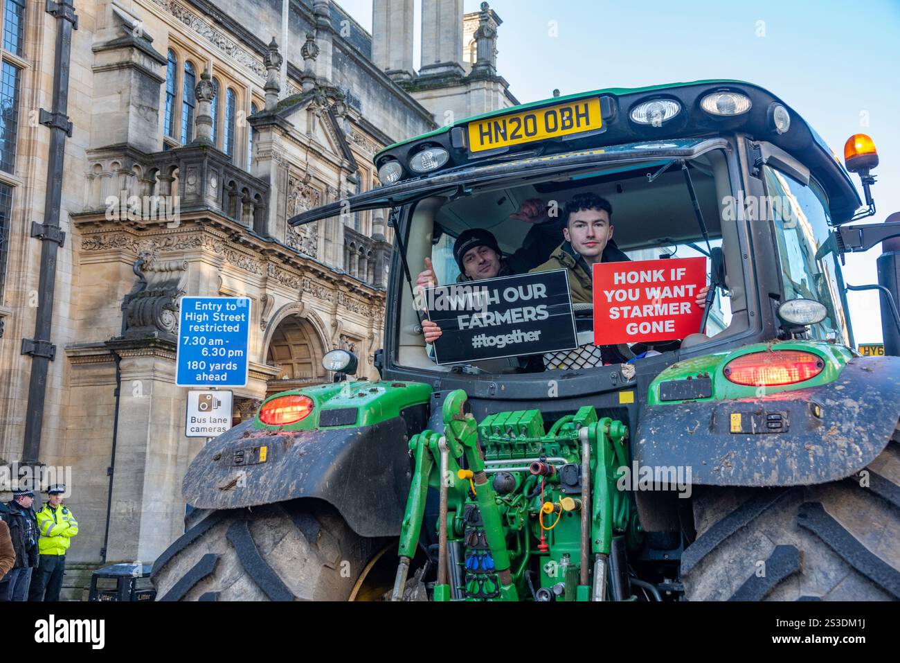Oxford, UK, 9th January 2025. Farmers protest about the planned ...
