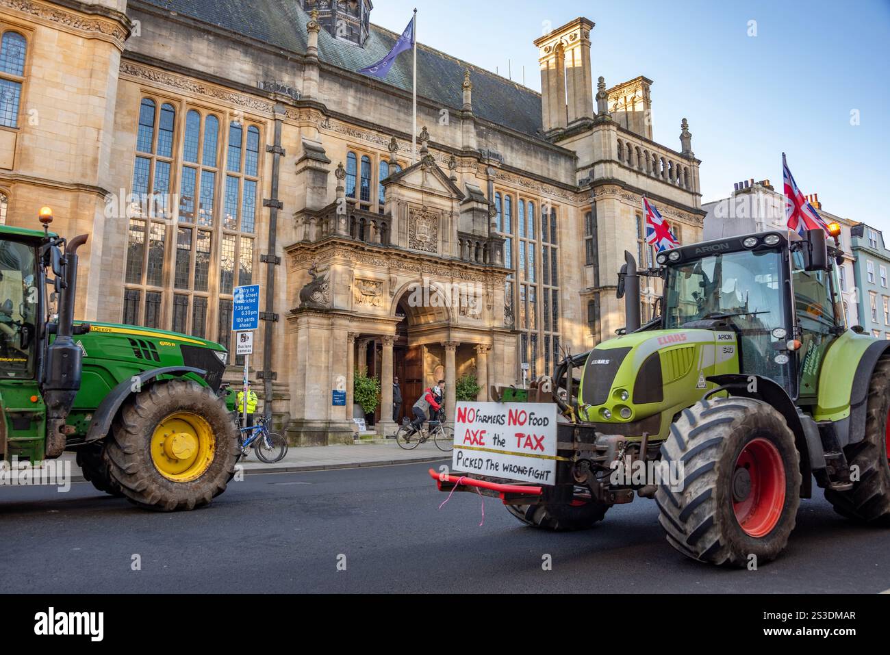 Oxford, UK, 9th January 2025. Farmers protest about the planned ...
