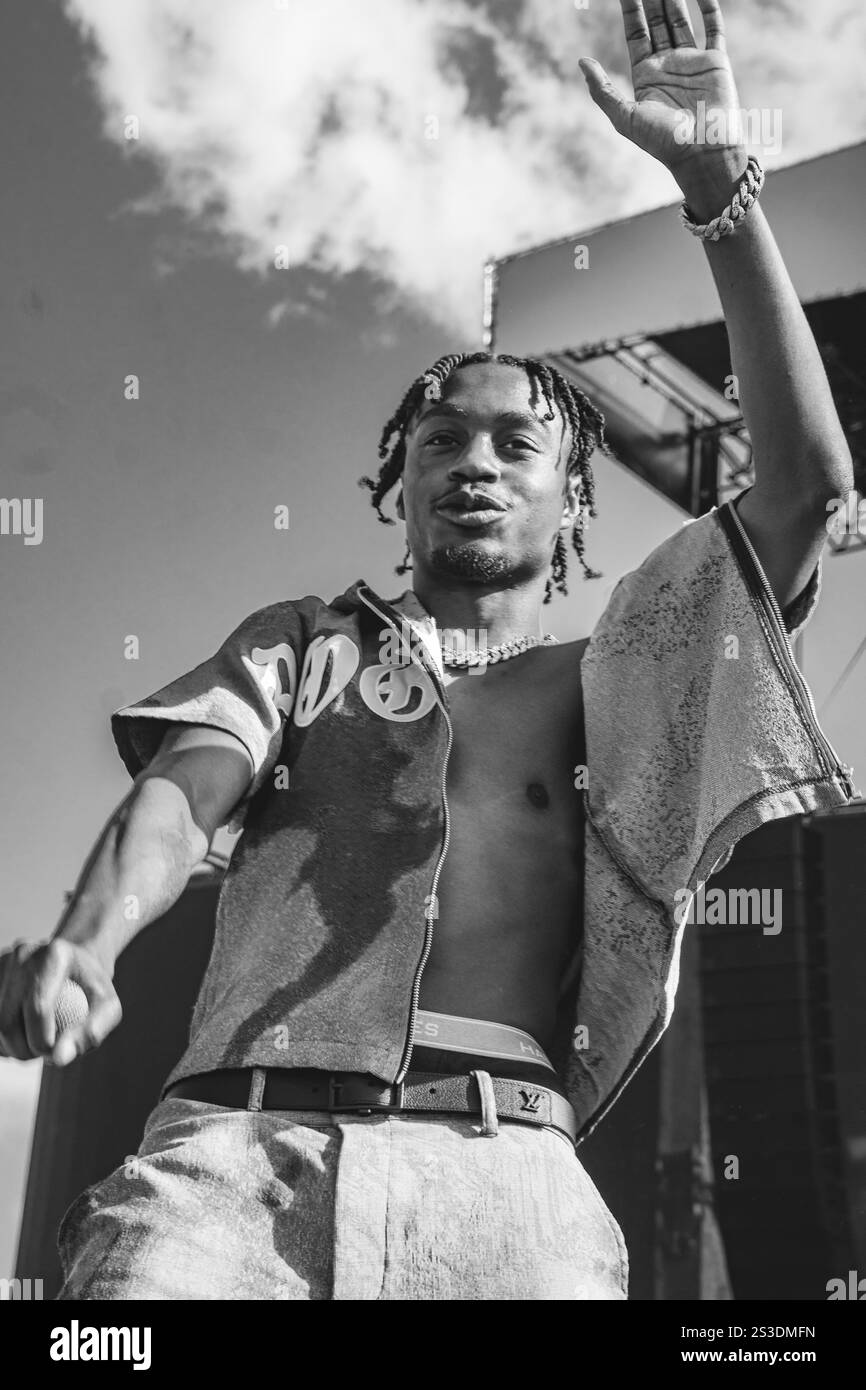 Lil tjay hi-res stock photography and images - Alamy