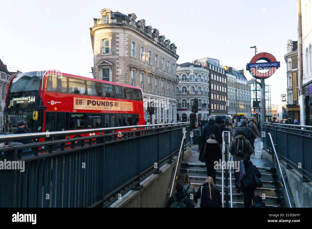 London, UK, 9 January 2024: At London Bridge Station just before 9am ...