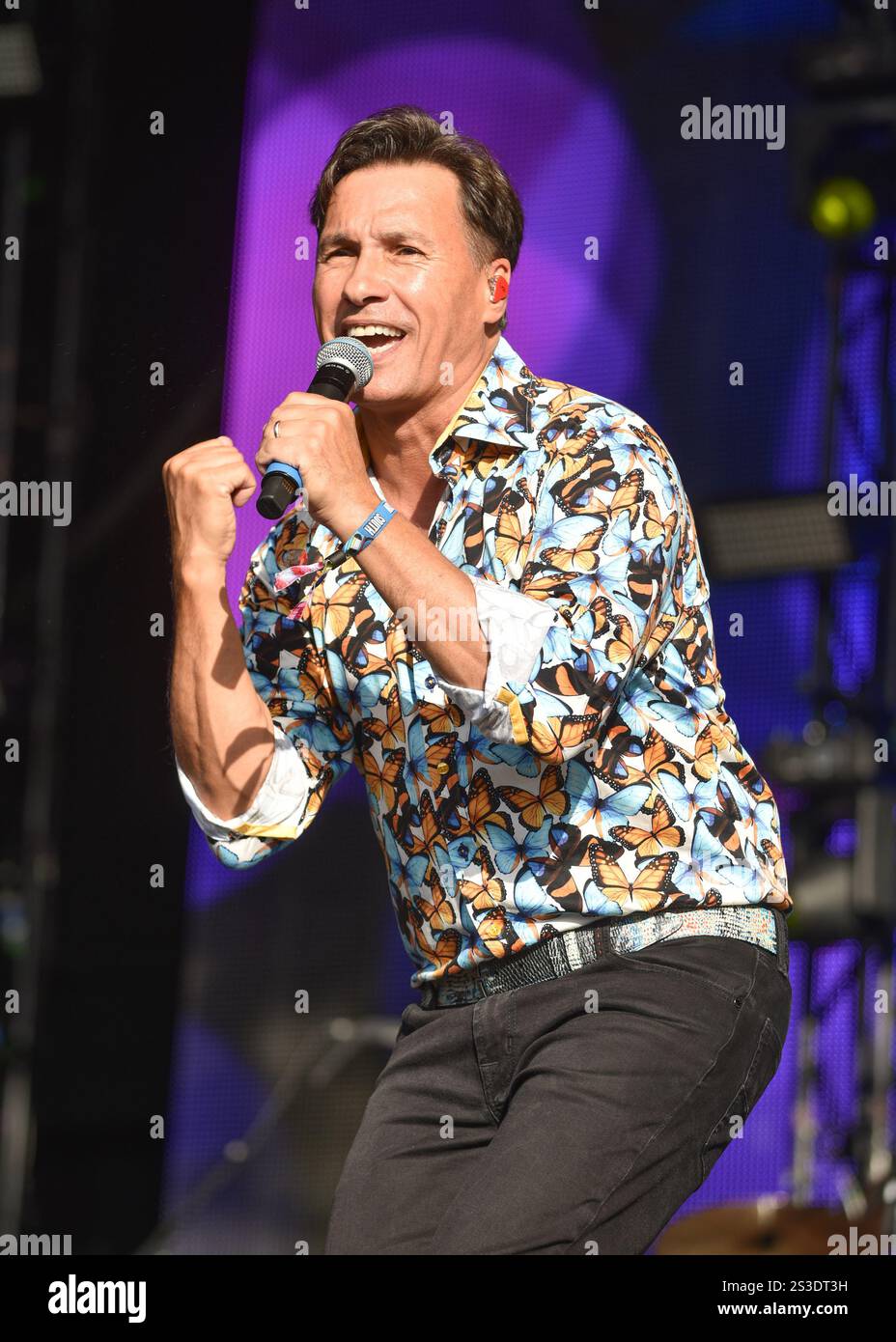 Brother Beyond - Nathan Moore performing at Rewind South 2023, at ...
