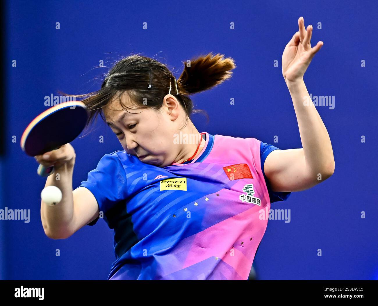 Doha, Qatar. 9th Jan, 2025. Zong Geman competes during the women's ...