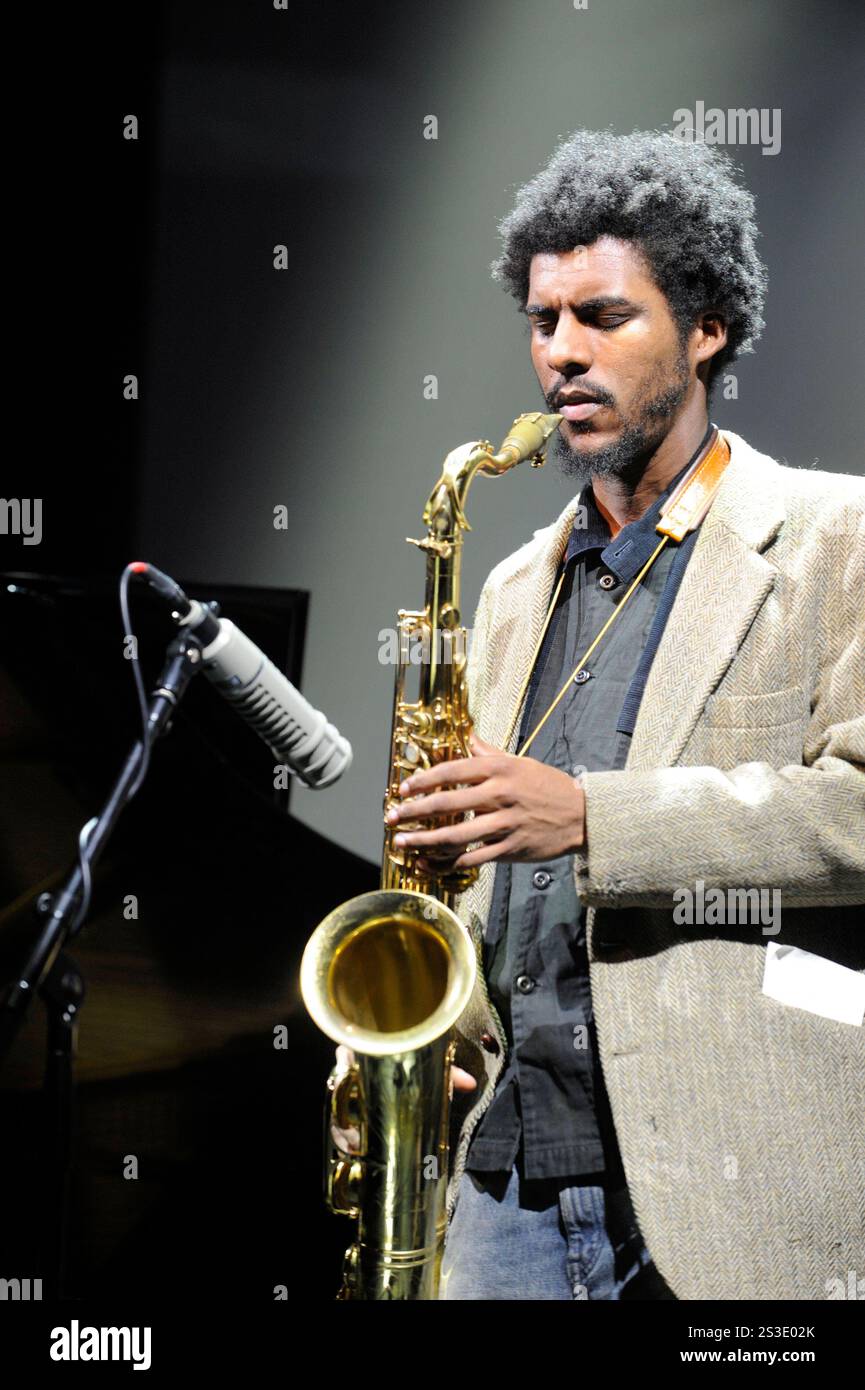 Der britische Jazz-Saxophonist Xhosa Cole beim Internationalen ...