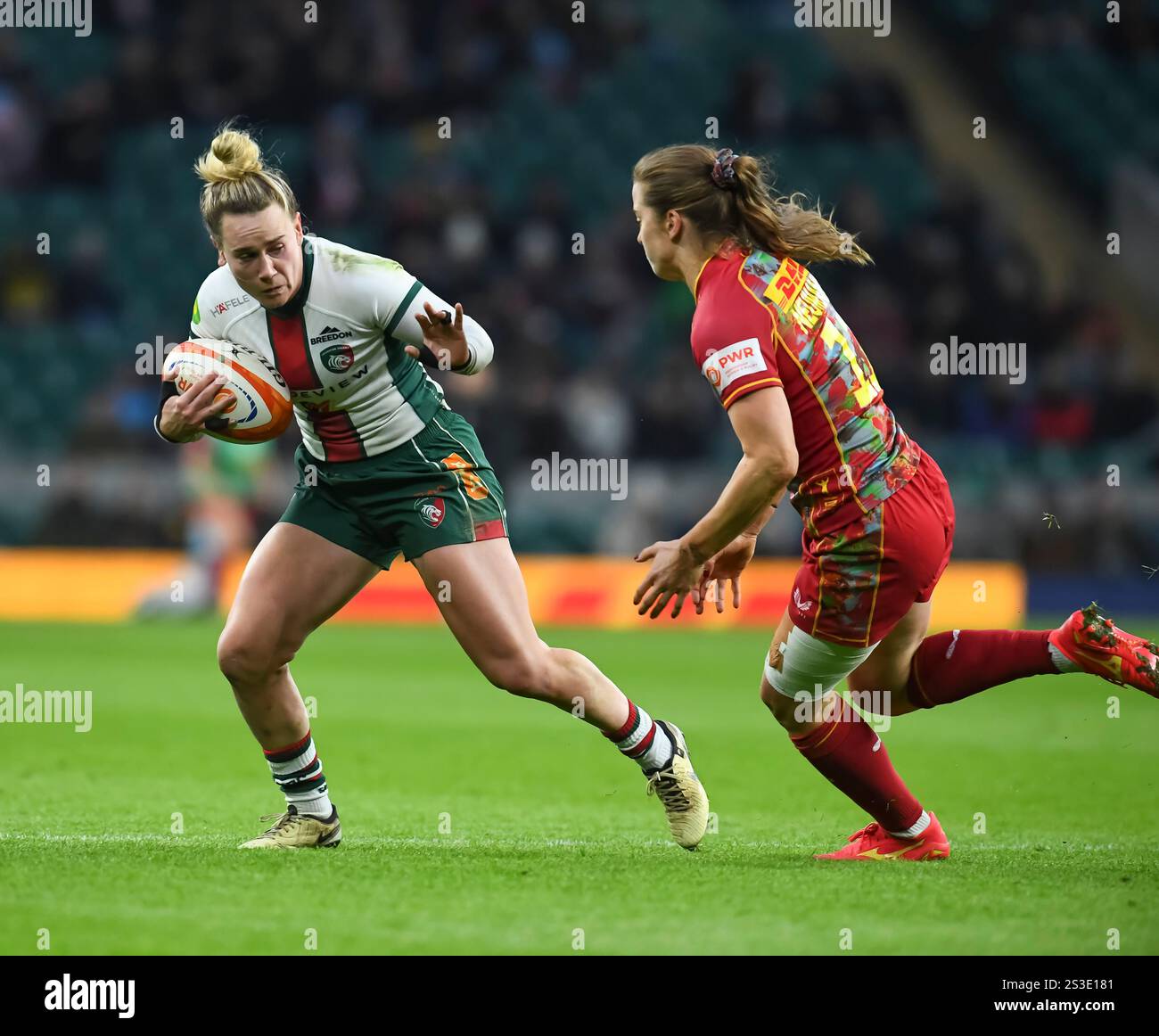 Lisa Neumann of Harlequins and Meg Jones of Leicester Tigers in action ...