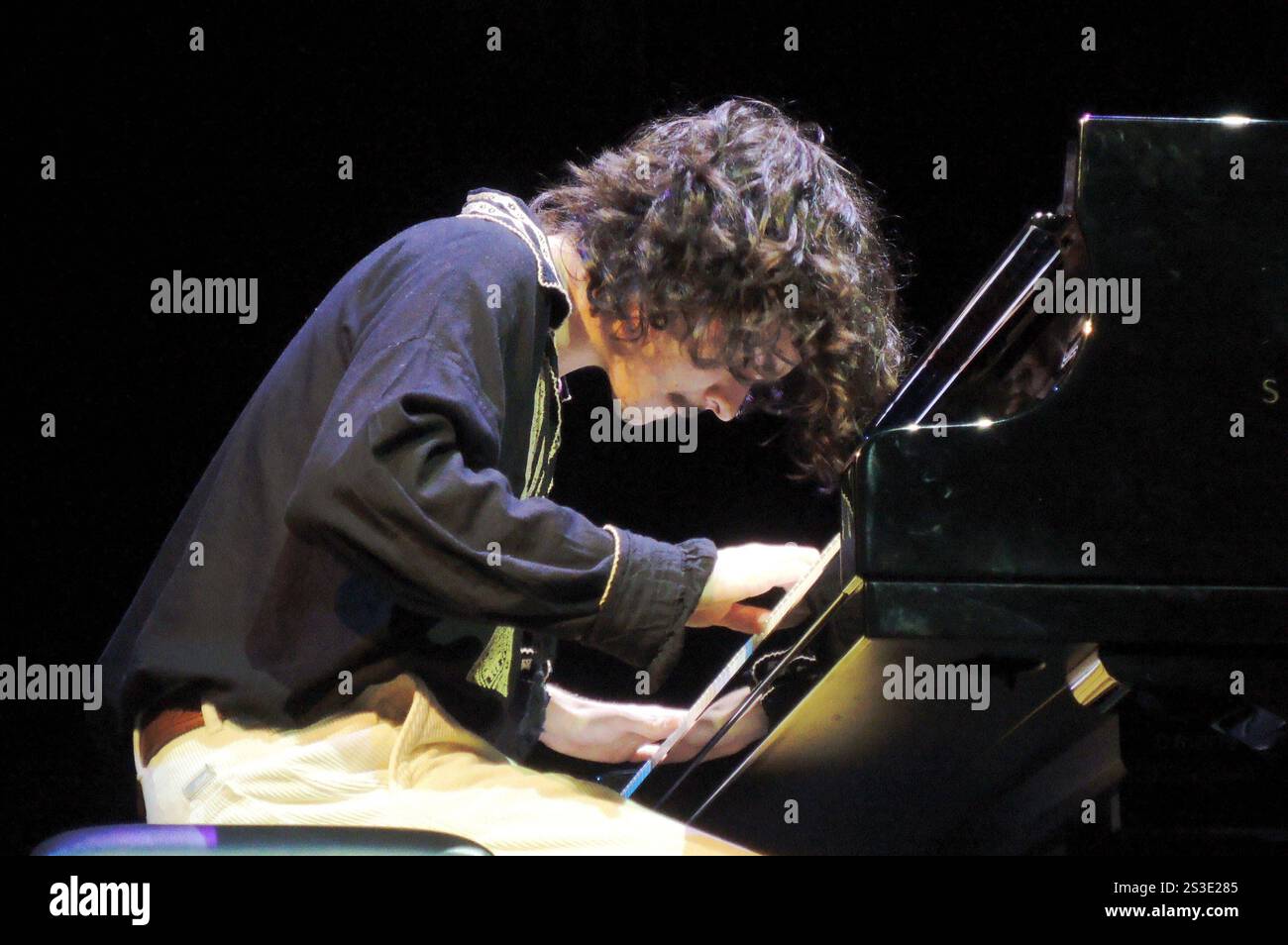 Der spanische Jazz-Vibraphonist Andres Coll am Flügel beim ...