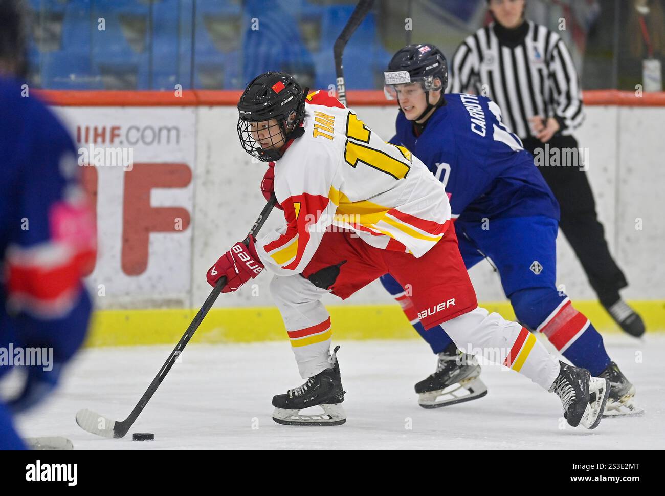 Zagreb, Hrvatska. 09th Jan, 2025. Boyu Tian plays the puck during the ...