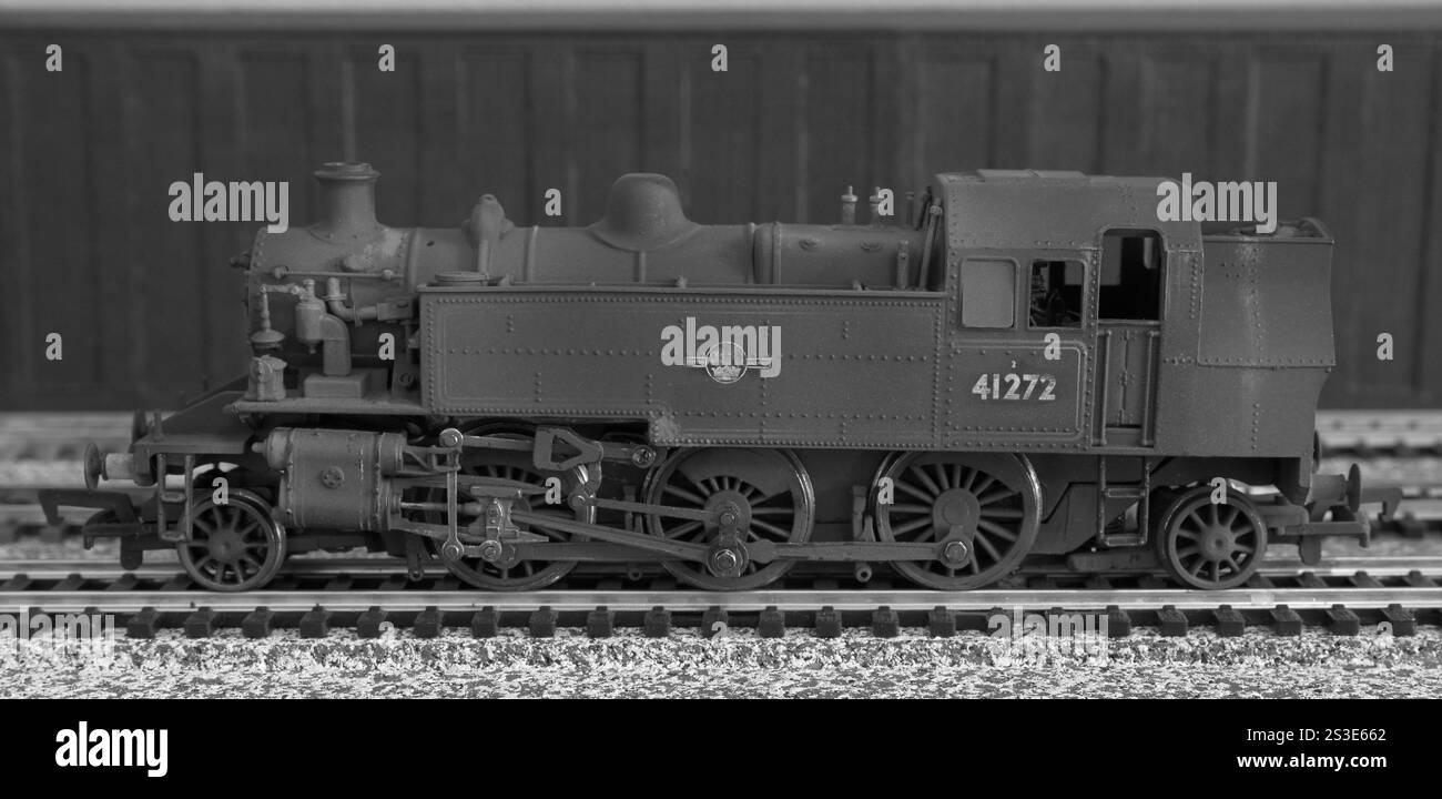 BR Ivatt Tank 41272 steam locomotive, 00 gauge scale model by Bachmann ...