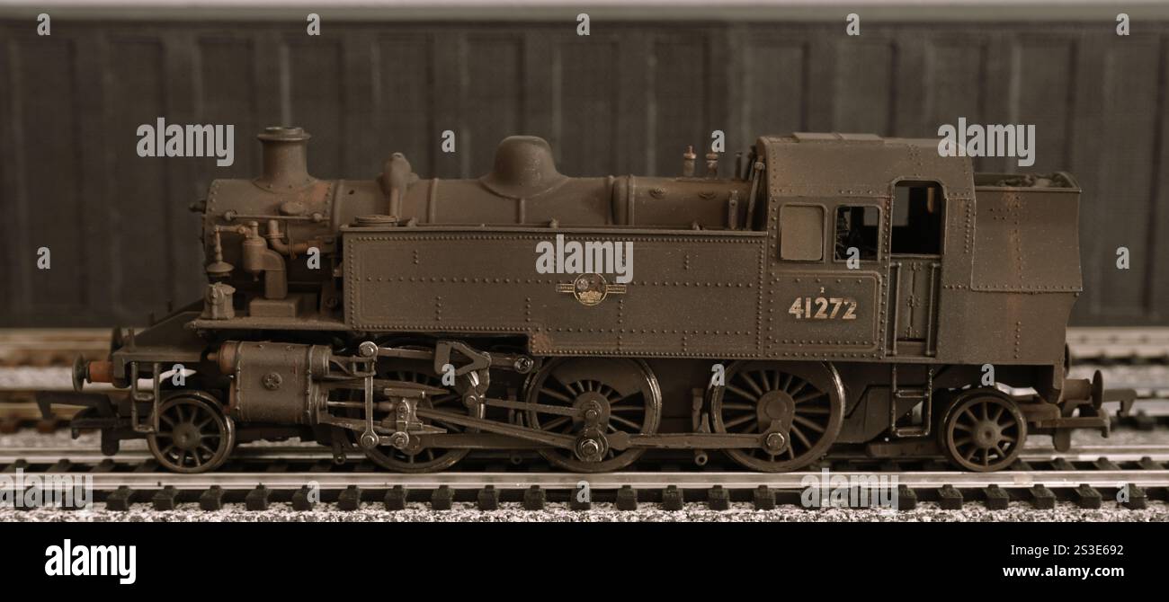 BR Ivatt Tank 41272 steam locomotive, 00 gauge scale model by Bachmann ...