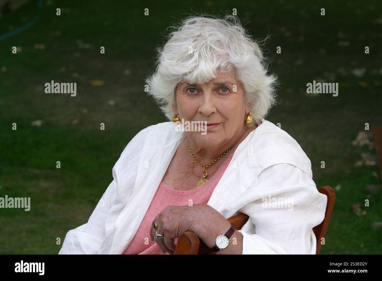 British novelist, and wife of Kingsley Amis, Elizabeth Jane Howard ...