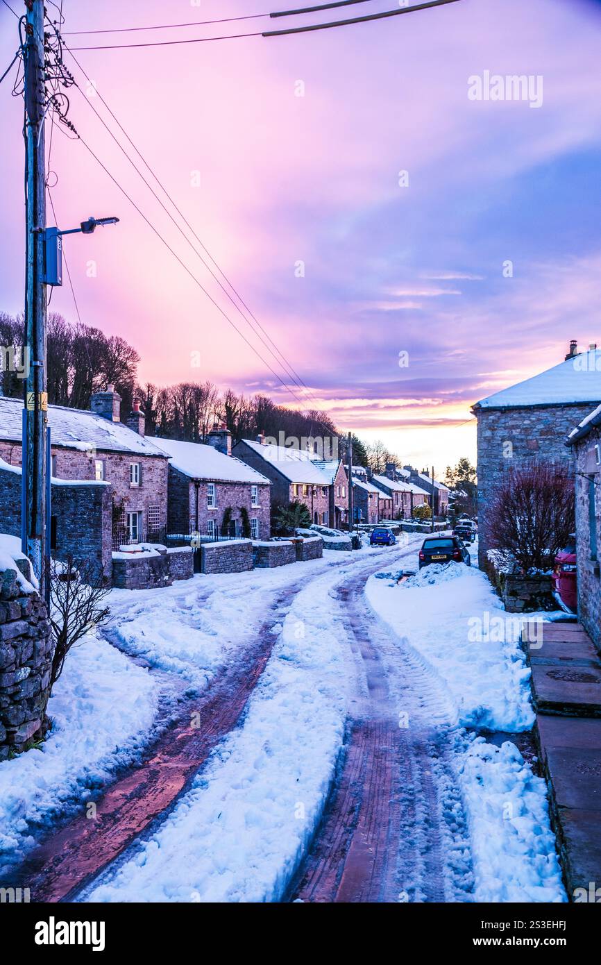 Purple sunrise over Preston under Scar Stock Photo - Alamy