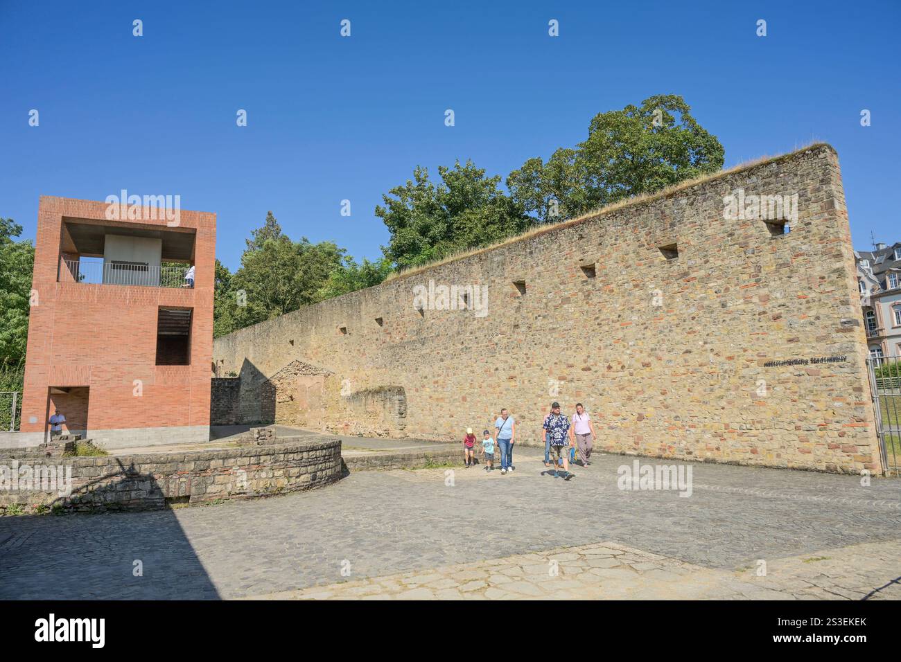 Alte Stadtmauer, Römische Kaiserthermen, Trier, Rheinland-Pfalz ...