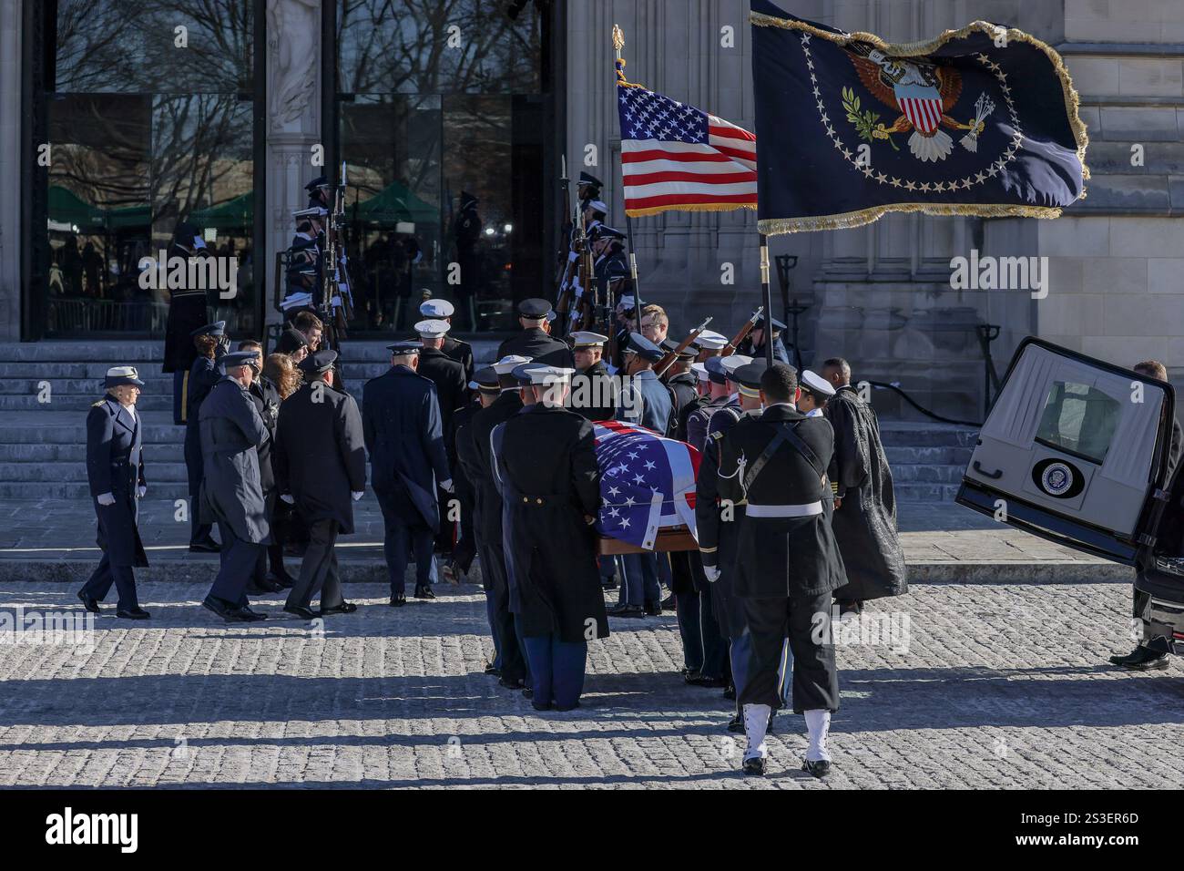 Washington, DC, United States. 09th Jan, 2025. Military pallbearers ...