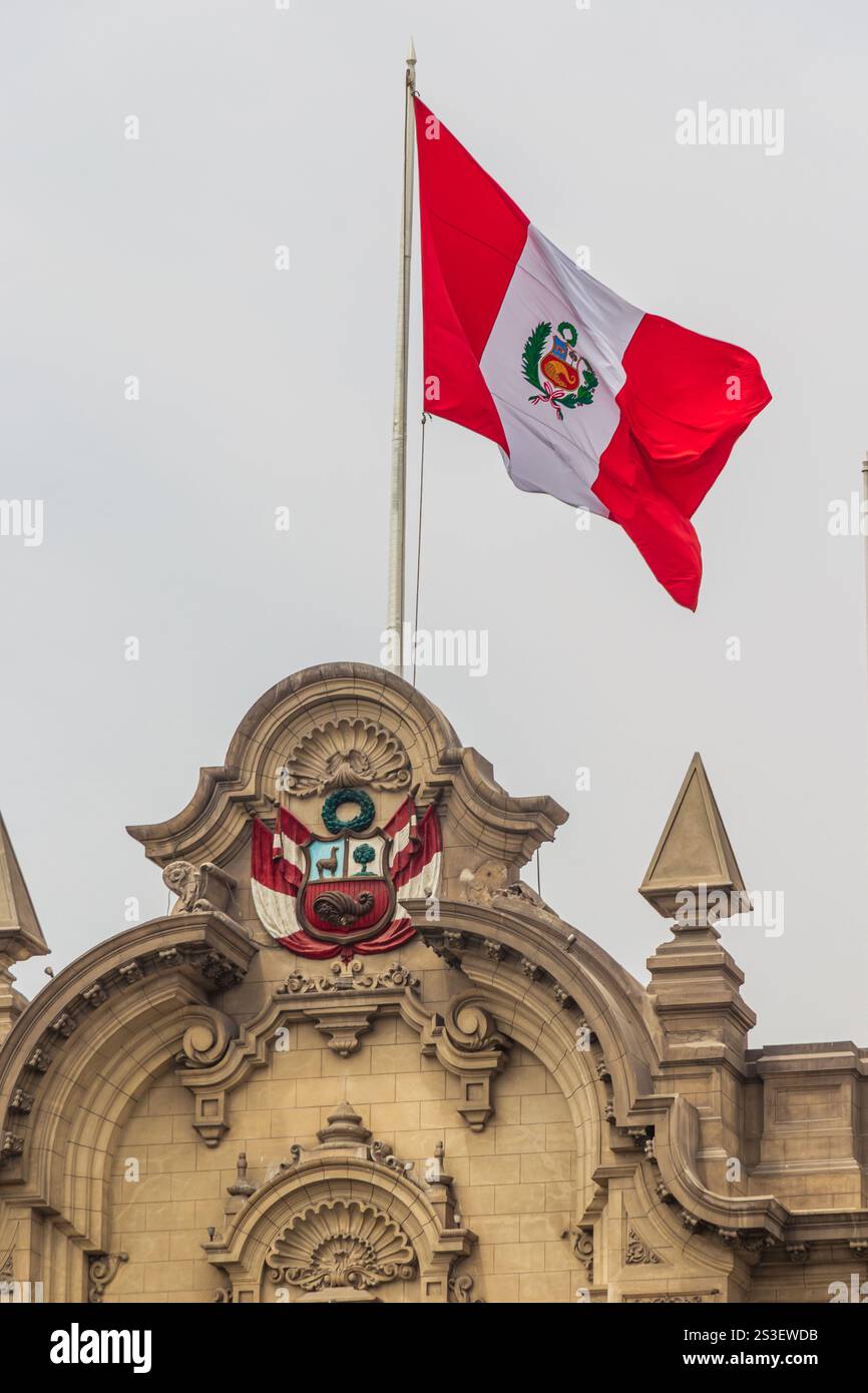 Peruvian flag at Government Palace, Lima Main Square Stock Photo - Alamy