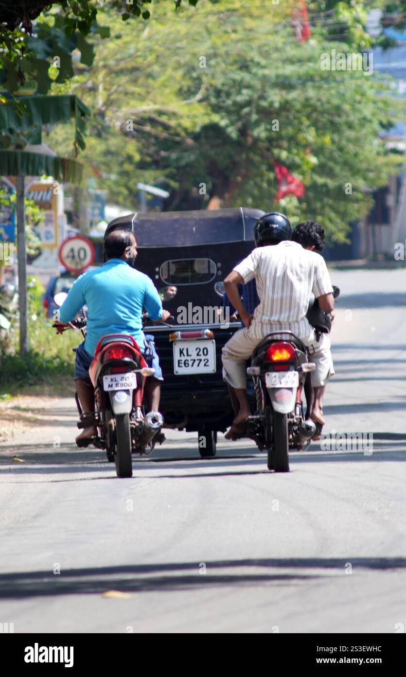 Verkehr IND, 20241231, Alltag im Strassenverkehr, Kerala, Indien ...