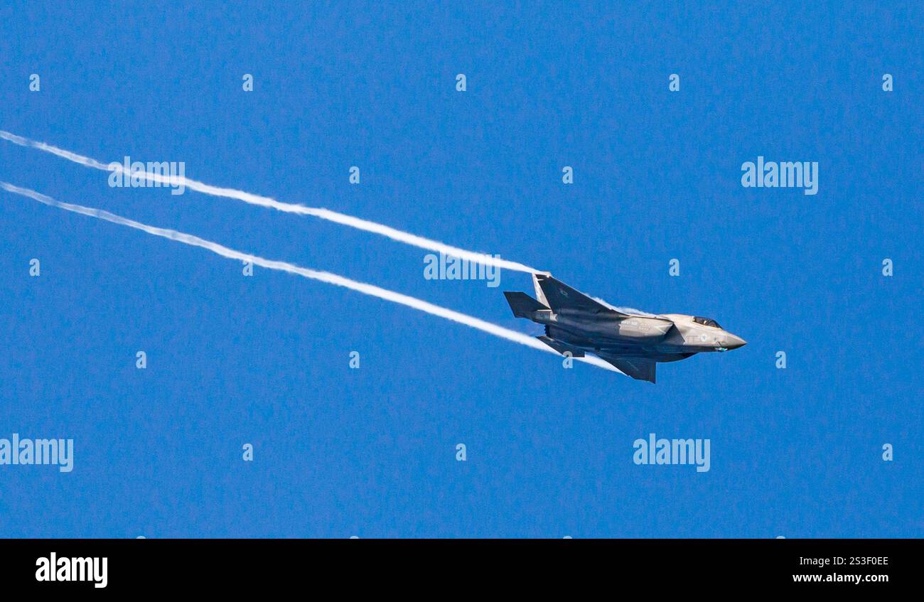 San Francisco, USA - October 14, 2024: Fleetweek airshow F-35 jet ...