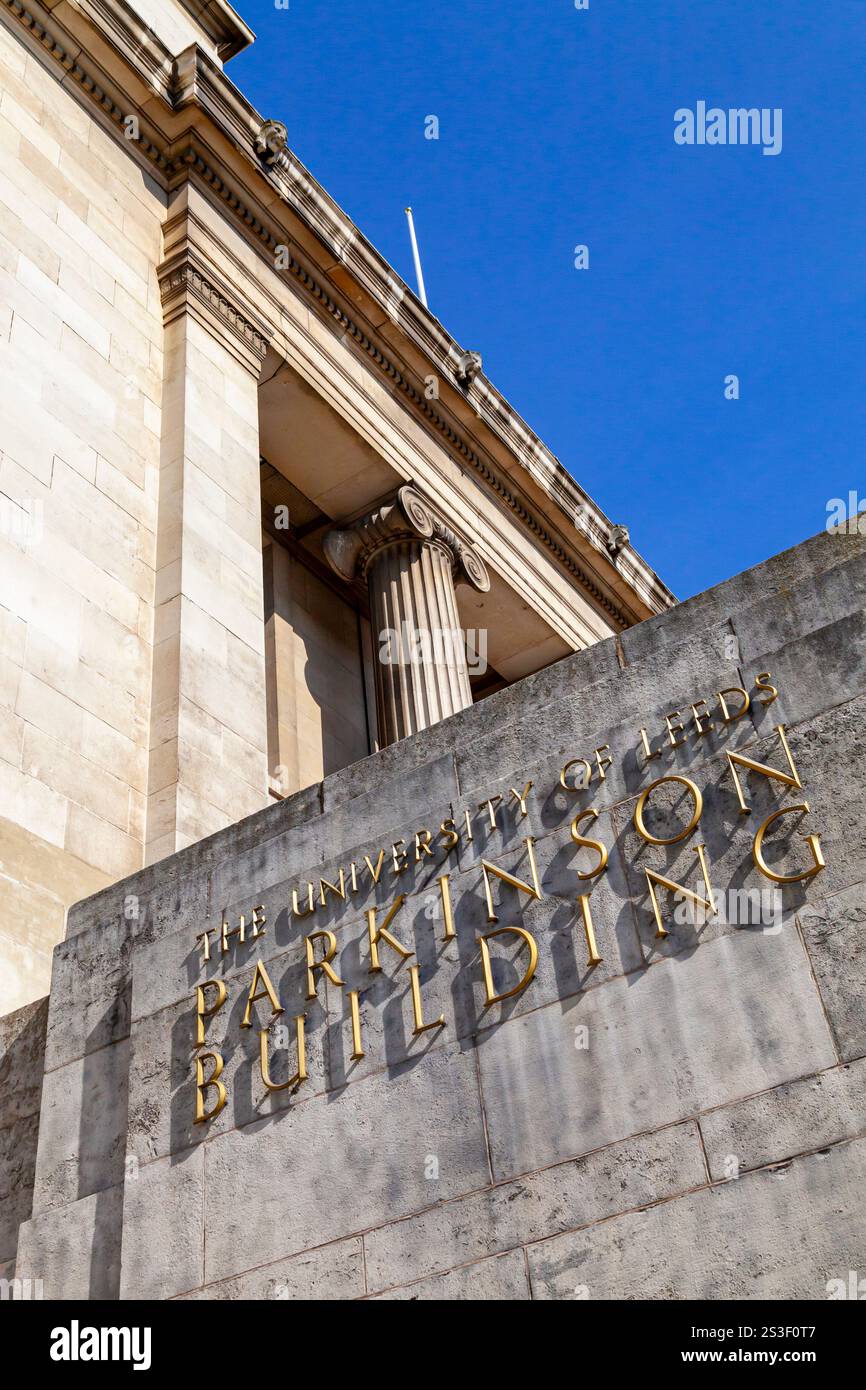 Exterior of Parkinson Building Leeds University West Yorkshire England ...