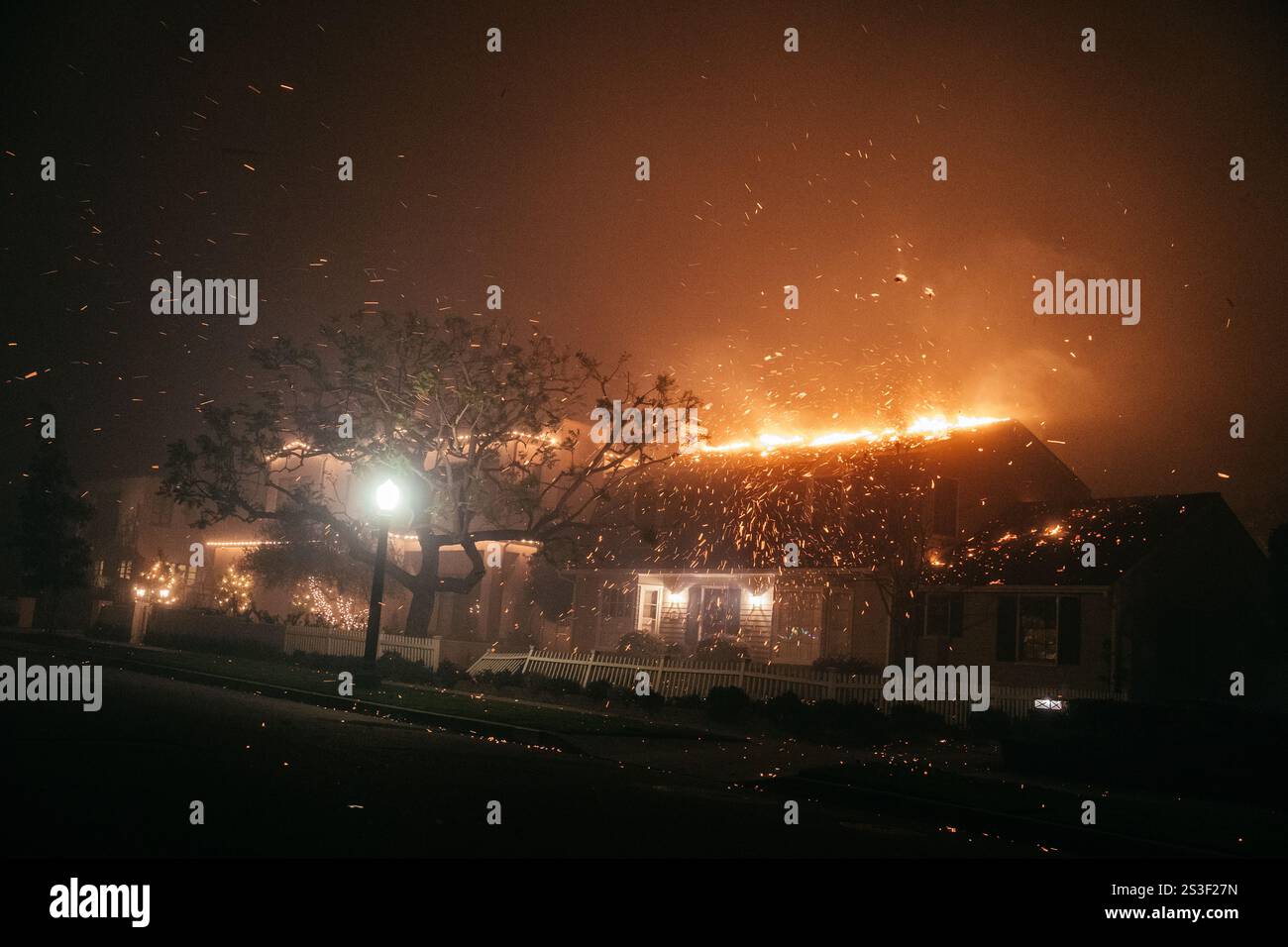 Palisades resident evacuate the area as the Palisades Fire grows to ...