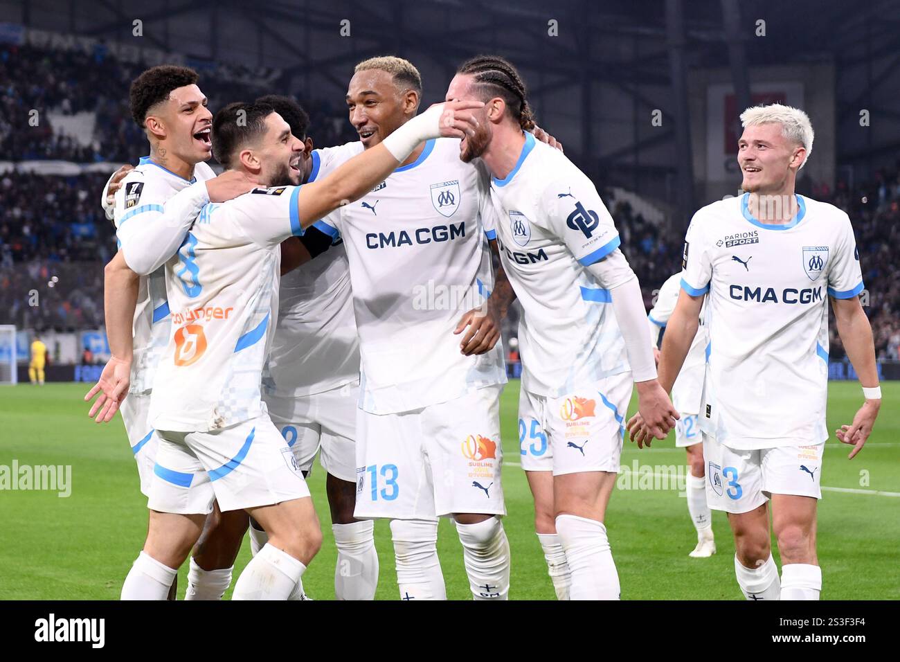 44 LUIS HENRIQUE (om) - 08 Neal MAUPAY (om) - 13 Derek CORNELIUS (om ...