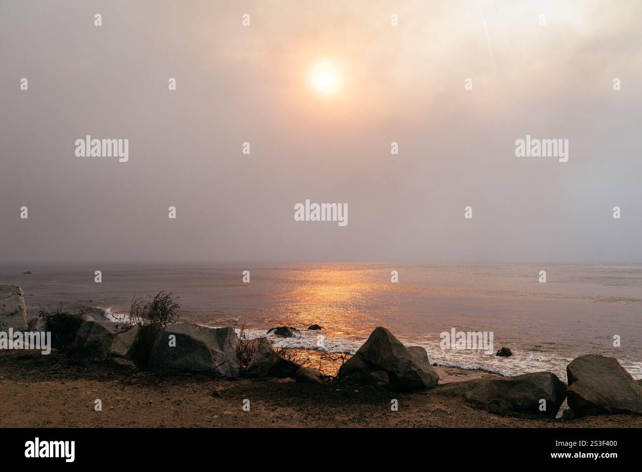 The Palisades Fire continues to rage on in its second day, extending to ...