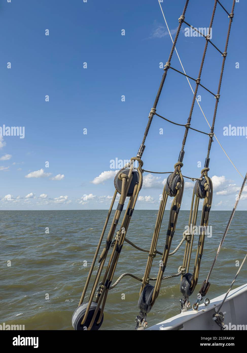 Seascape side yacht hi-res stock photography and images - Alamy