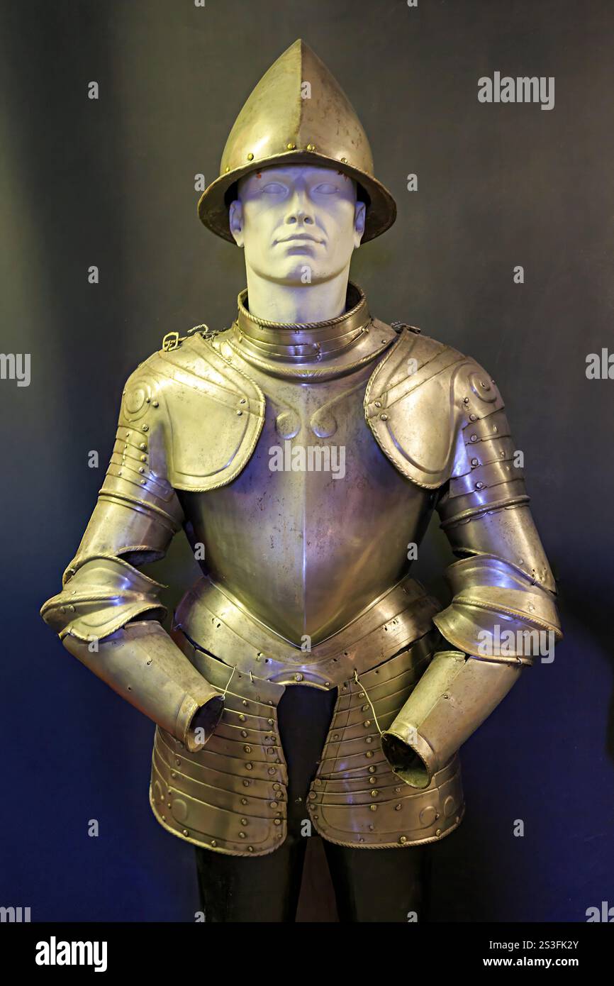 Armoury armour museum hi-res stock photography and images - Alamy
