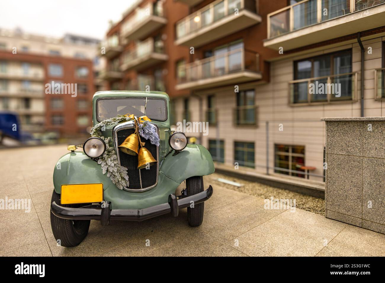 Restoration of old cars, restoration of vintage vehicles, Ford Stock ...