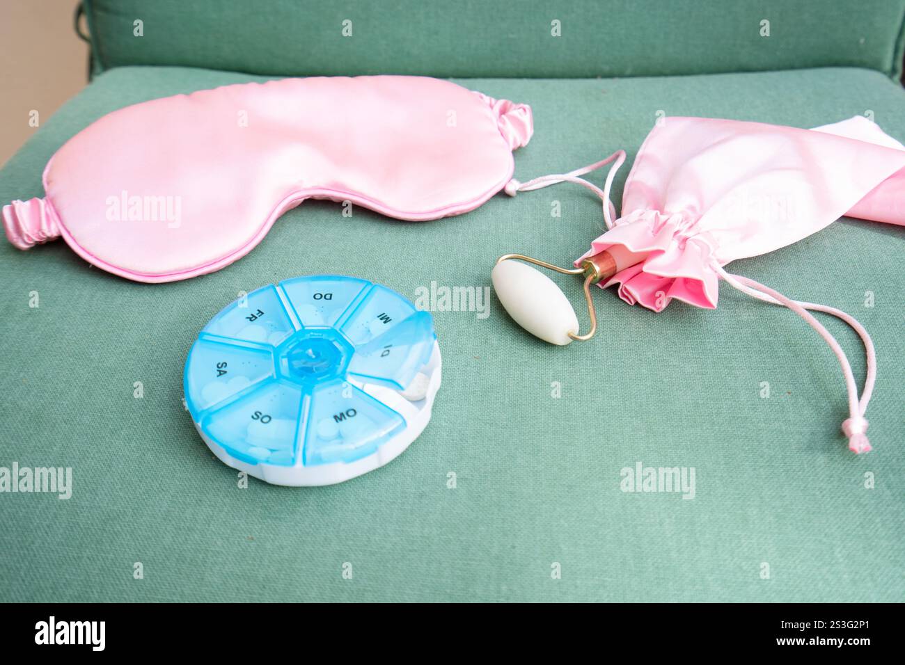 pill box with sleeping mask , sleep-wake disorders Stock Photo - Alamy