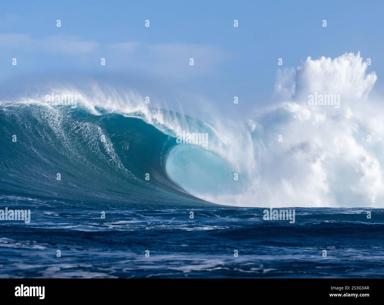 Peahi jaws hi-res stock photography and images - Alamy