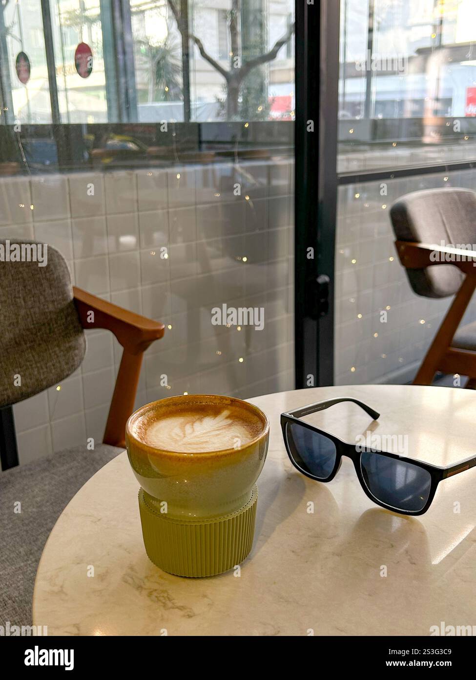 Stylish relaxing caf moment hi-res stock photography and images - Alamy