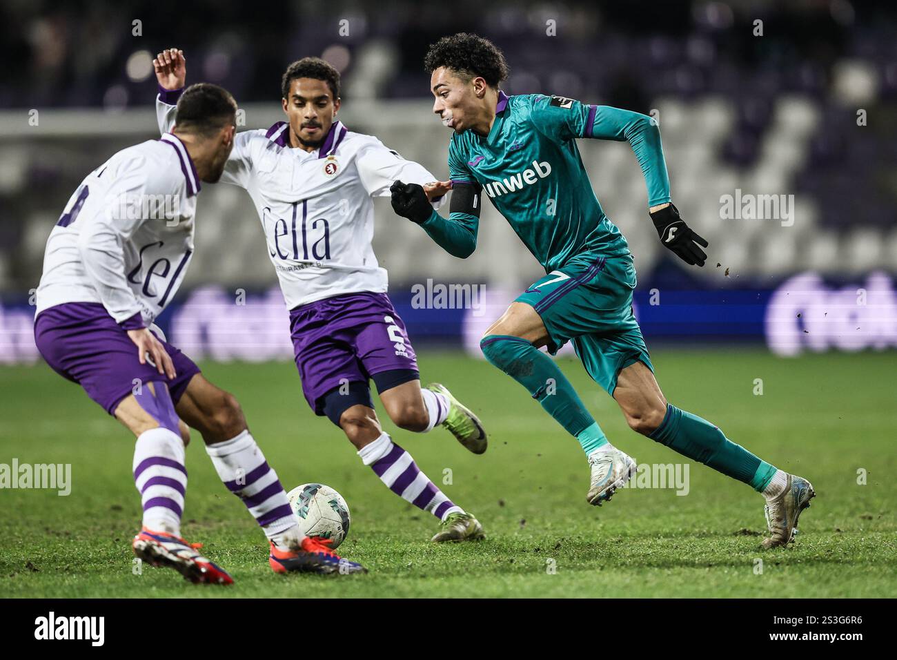 Antwerp, Belgium. 09th Jan, 2025. Beerschot's Colin Dagba and ...