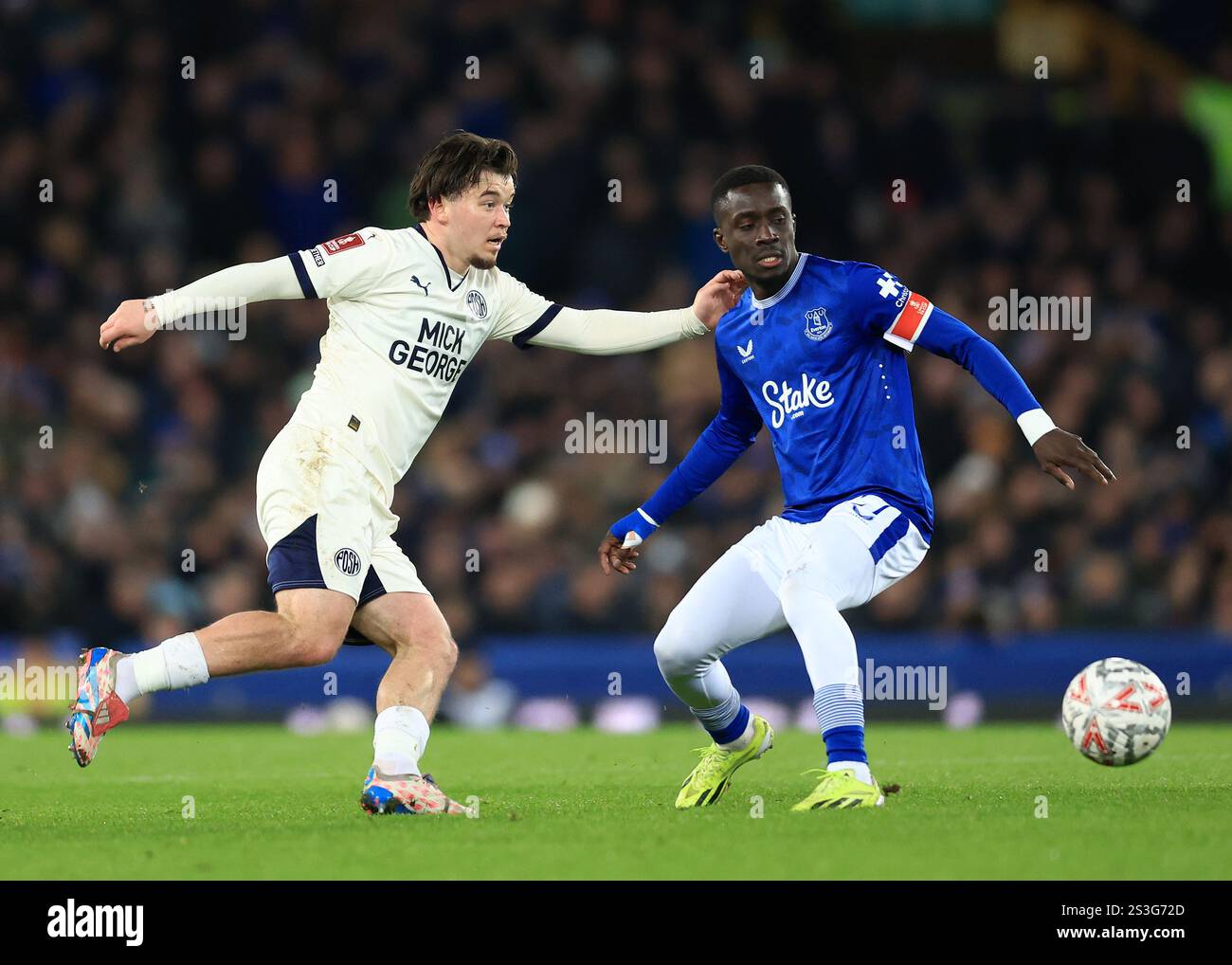 Liverpool, UK. 9th Jan, 2025. Idrissa Gueye of Everton with Chris Conn ...