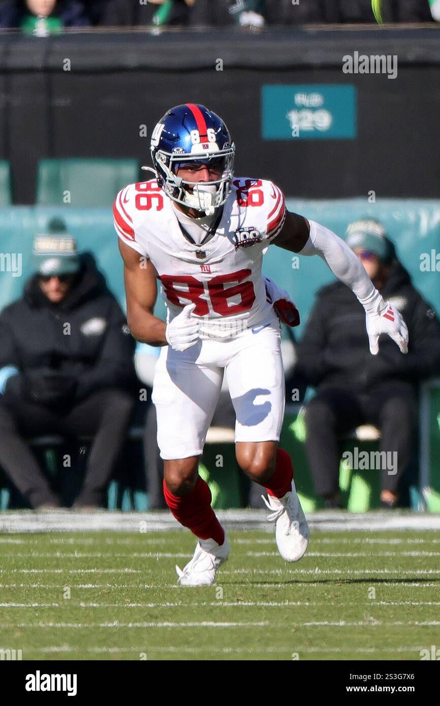 New York Giants wide receiver Darius Slayton (86) runs a route during ...