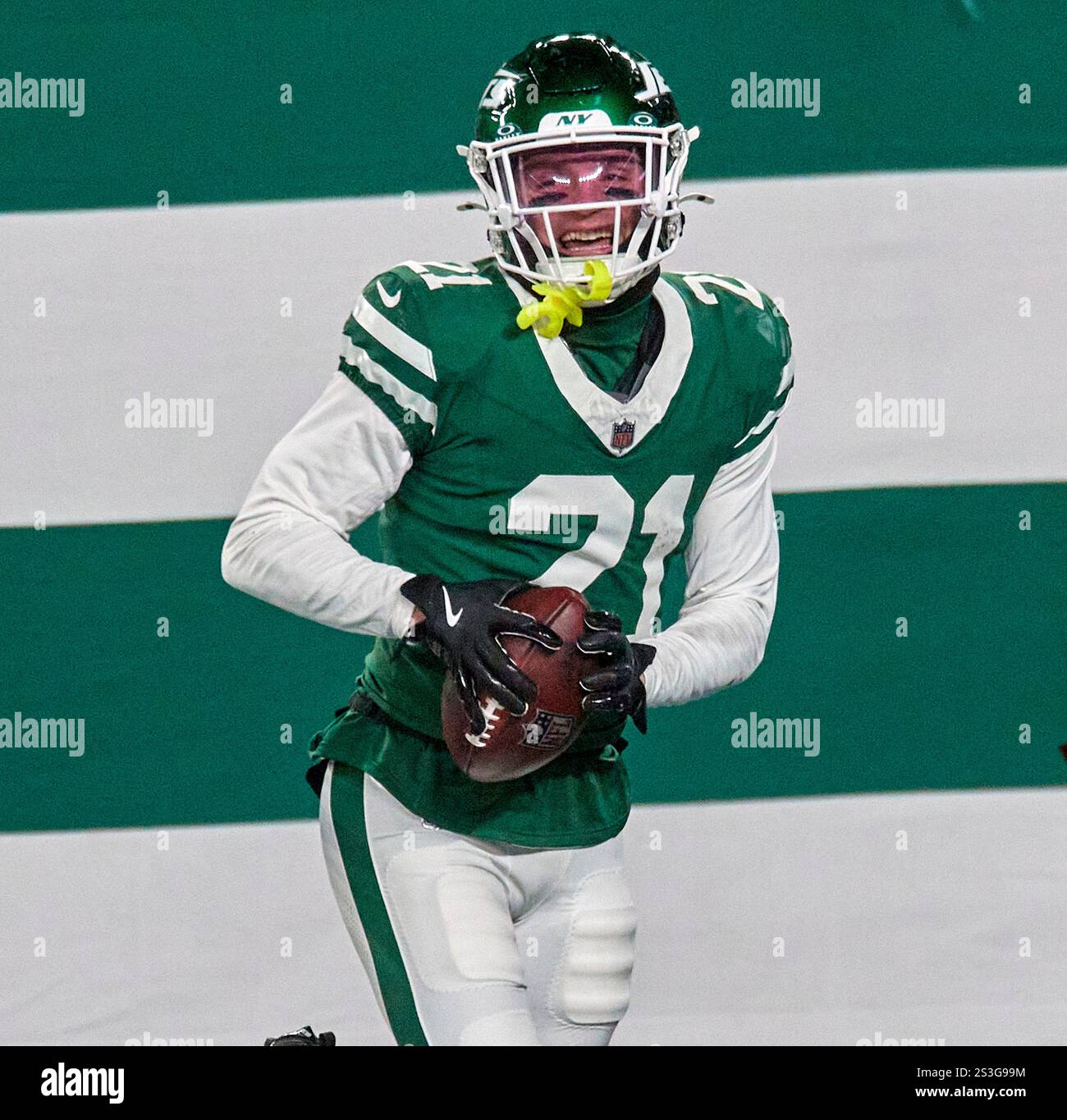 New York Jets safety Ashtyn Davis (21) celebrates after an interception ...