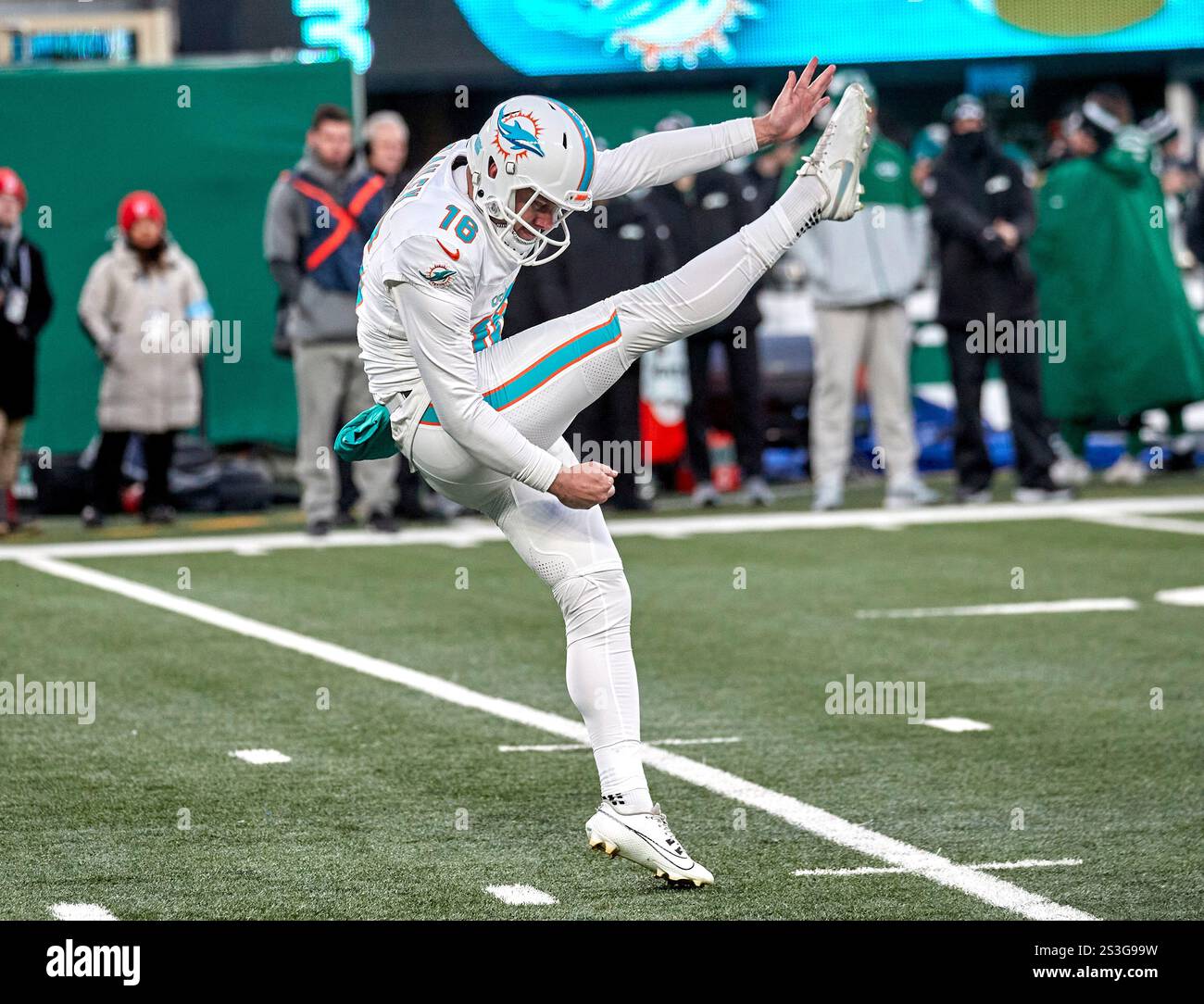 Miami Dolphins punter Jake Bailey (16) punts during a NFL game against ...