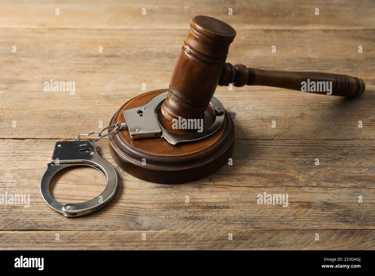 Judge gavel handcuffs on hi-res stock photography and images - Alamy
