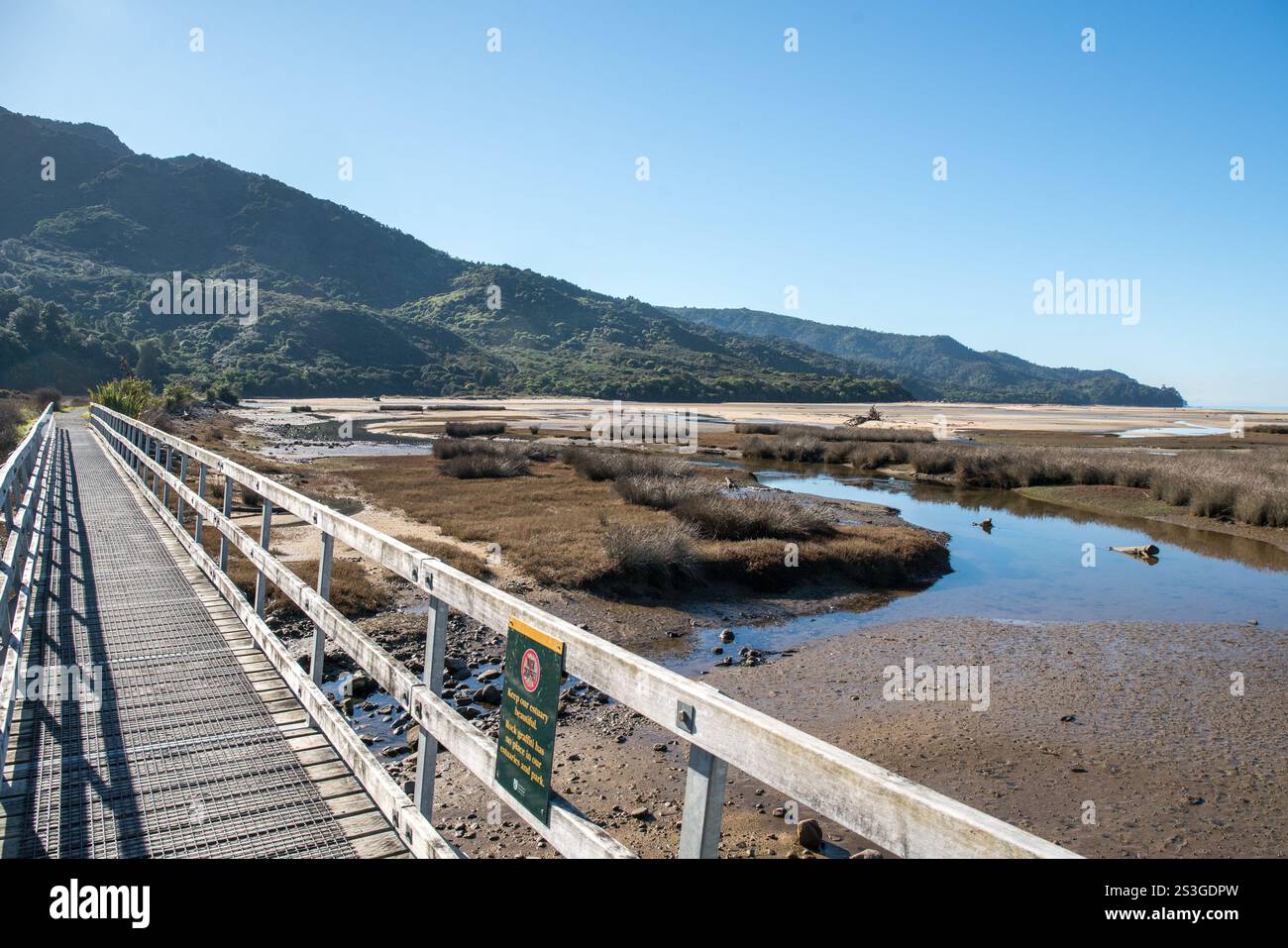 Able Tasman park coast line the biggest national park in New Zealand ...