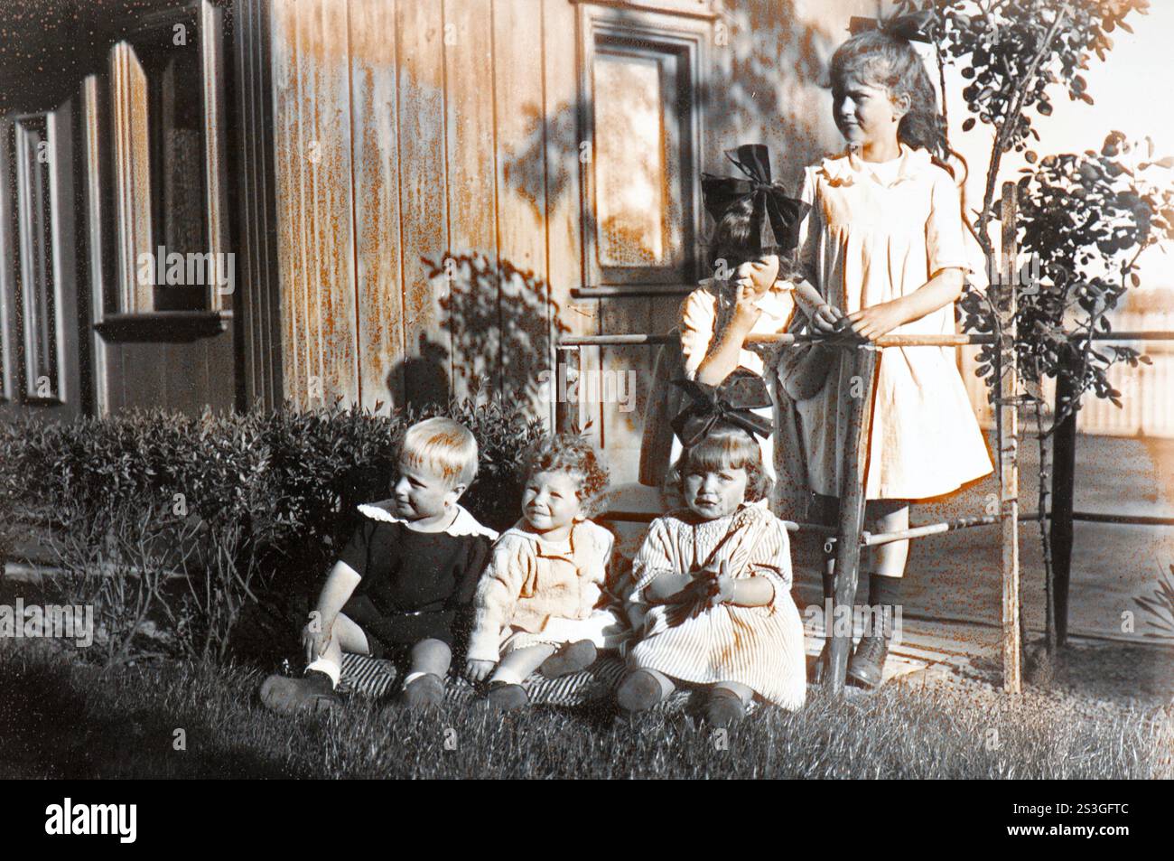 German family 1920s hi-res stock photography and images - Alamy