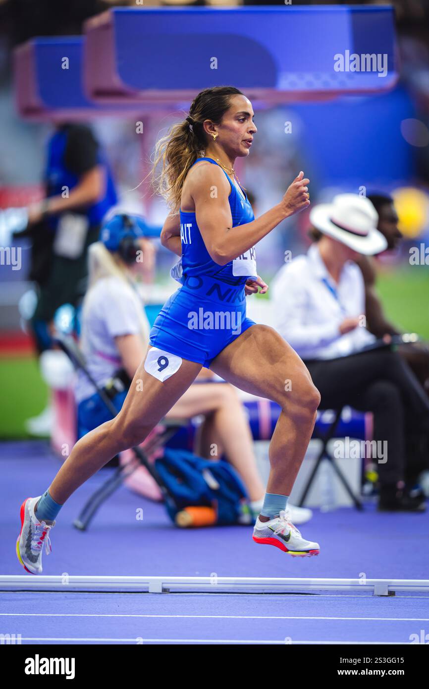 Amal al-Roumi participating in the 800 meters at the Paris 2024 Olympic ...