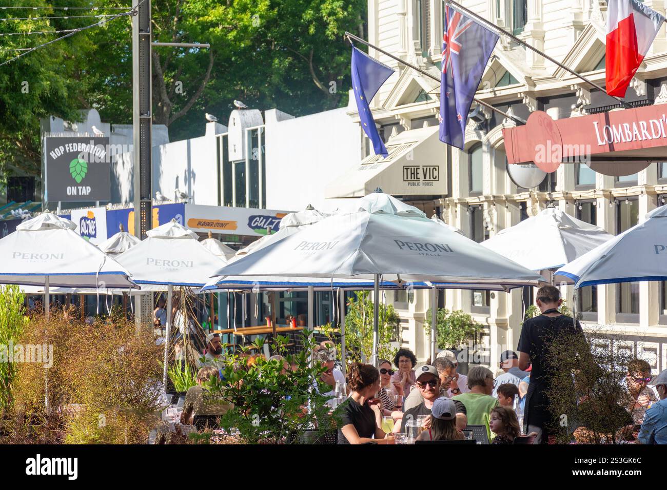 Outdoor dining, Lombardis Italian Restaurant & Bar, Trafalgar Street ...
