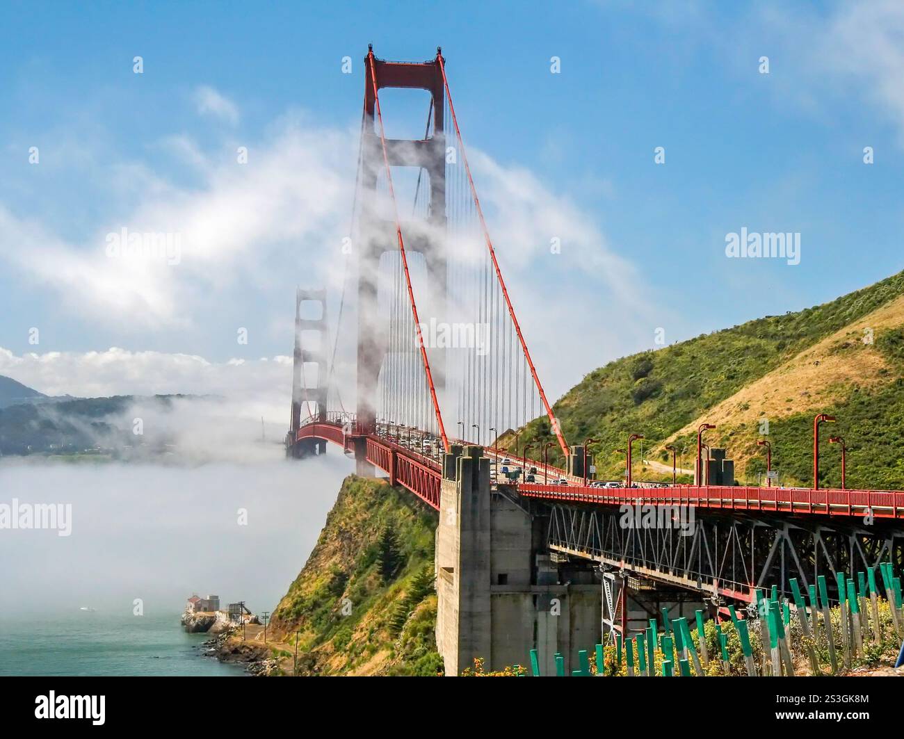 Iconic Gold Gate Bridge in San Francisco, CA Stock Photo - Alamy