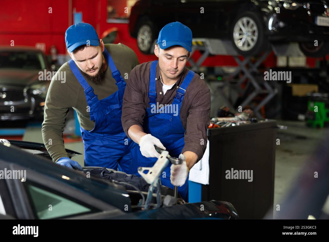 Two guys in car hi-res stock photography and images - Alamy