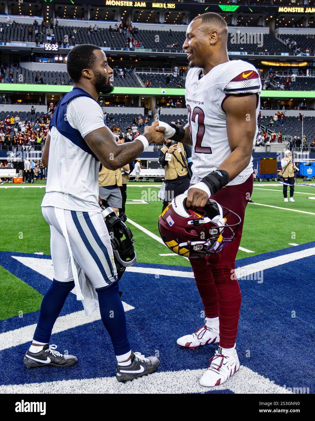 Washington Commanders defensive end Dorance Armstrong (92) and Dallas Cowboys cornerback Jourdan ...