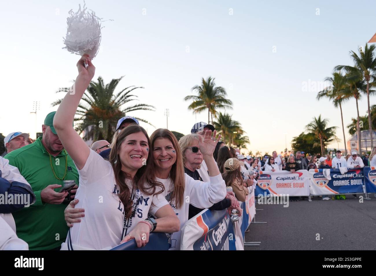 Erica Hadley, left, and Heather Snyder of Gettysburg, PA, cheer before ...
