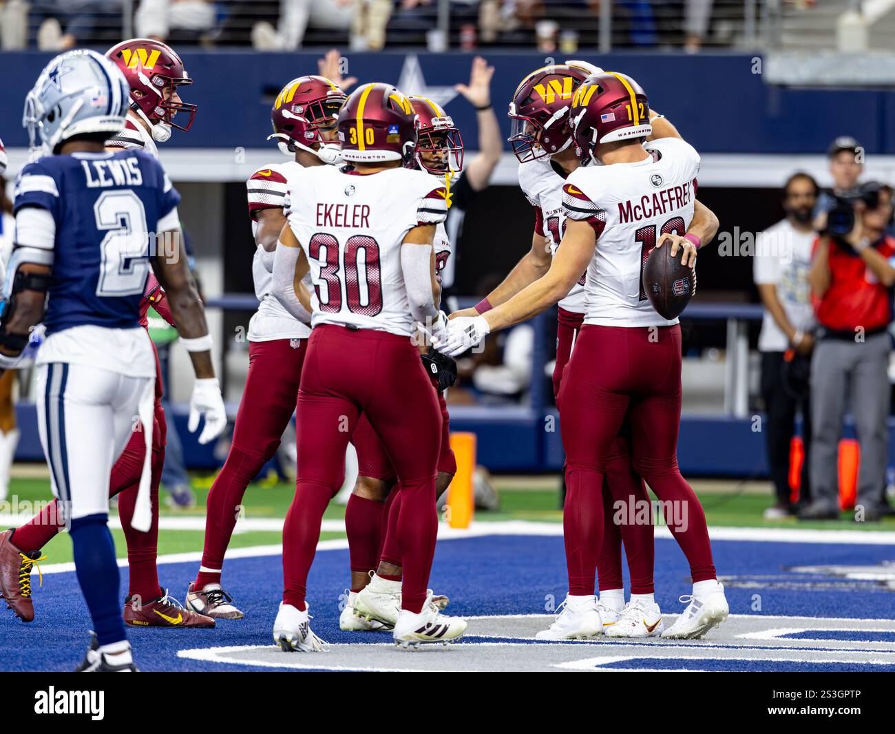 Arlington, United States. 05th Jan, 2025. Washington Commanders ...