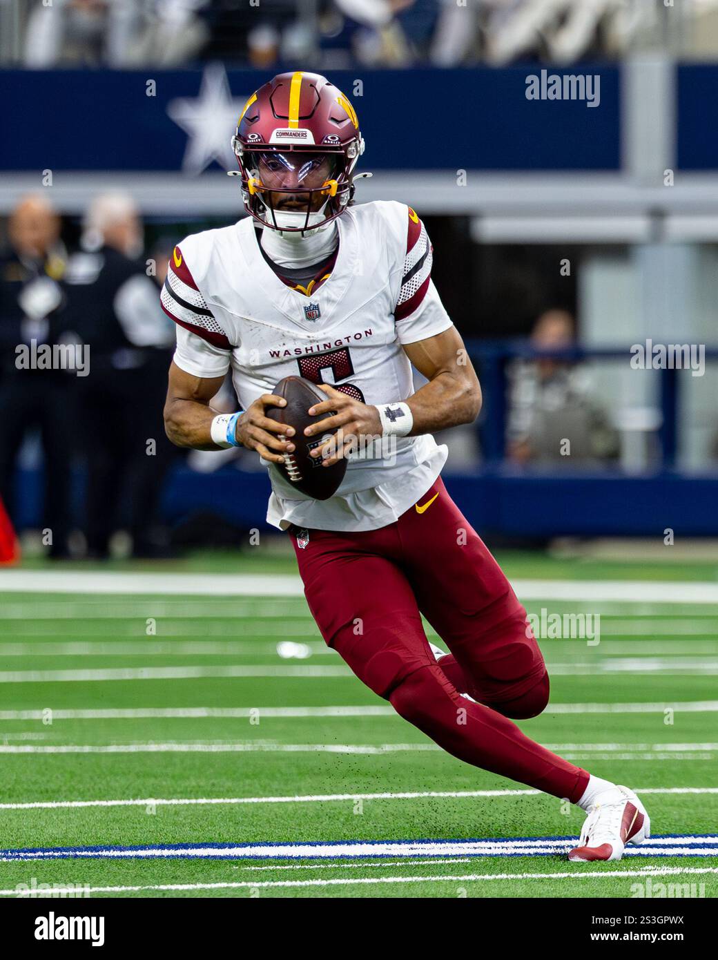 Arlington, United States. 05th Jan, 2025. Washington Commanders ...